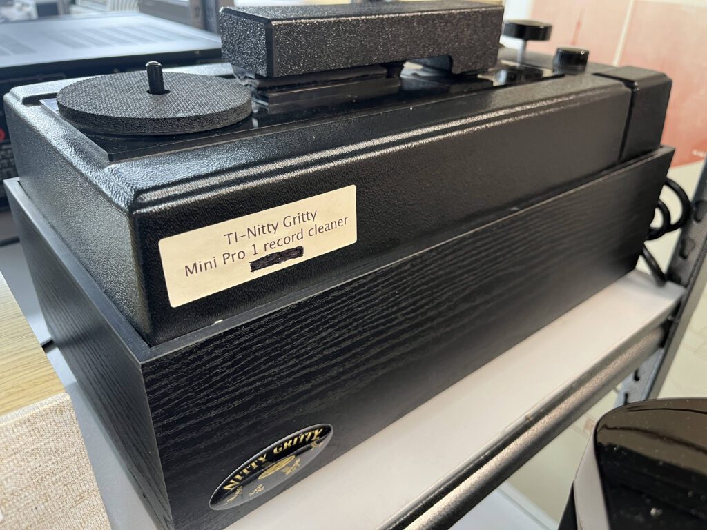 Nitty Gritty Mini Pro Model 1 – Innovative Audio