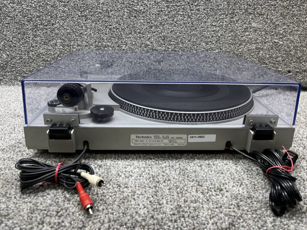 Technics SL-230 Turntable – Innovative Audio